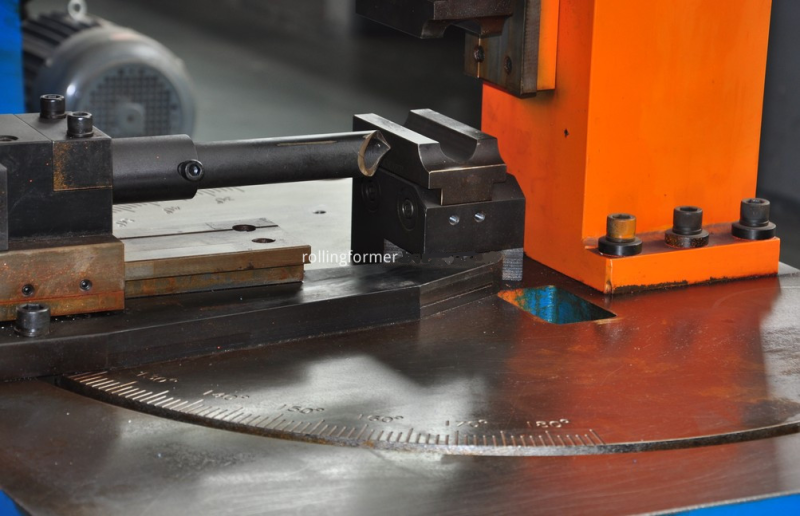 Aluminum profile window door frame punching machine